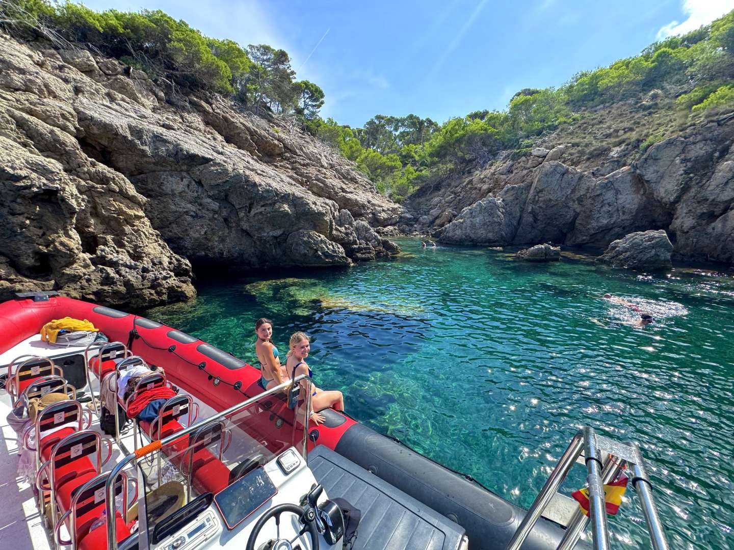 Magical Alcudia Boat Trips: Experience the Adventure with JetFun!